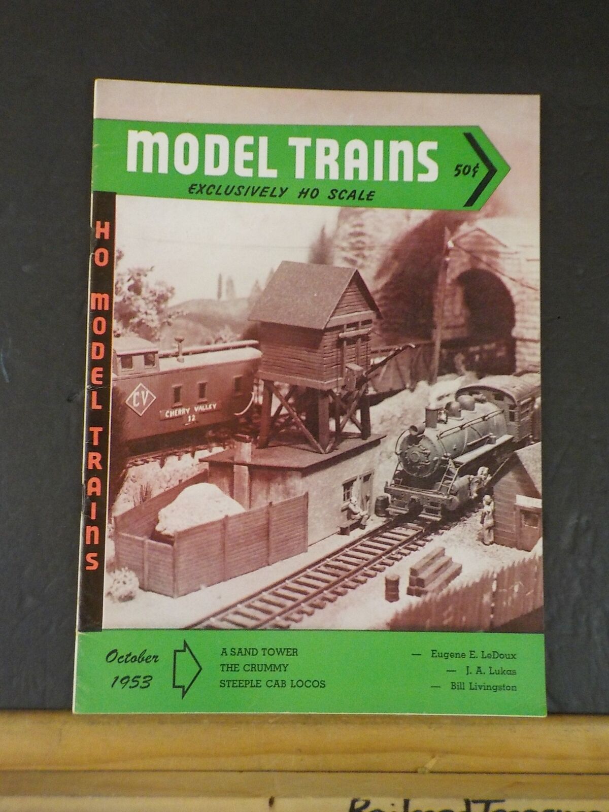 Model Trains 1953 October HO Scale Unbrella platform Branch line Reali ...