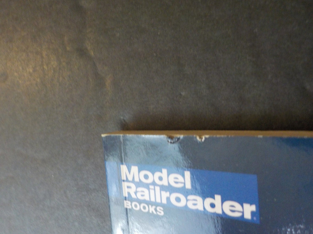 Model Railroader Books Model Railroading in Small Spaces by Chibbaro 2 ...