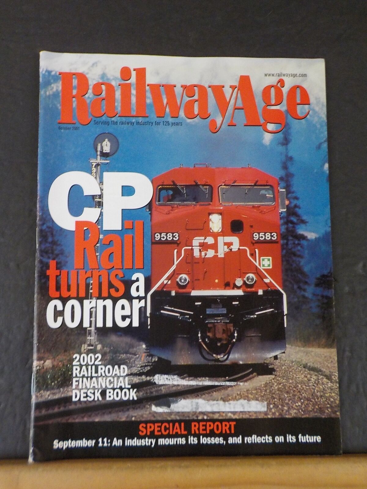 Railway Age 2001 October CP Rail turns into a corner – RailroadTreasures