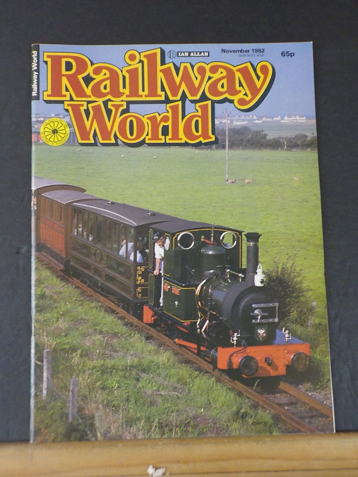 Railway World 1982 November The Rushden and Higham Ferrers branch ...