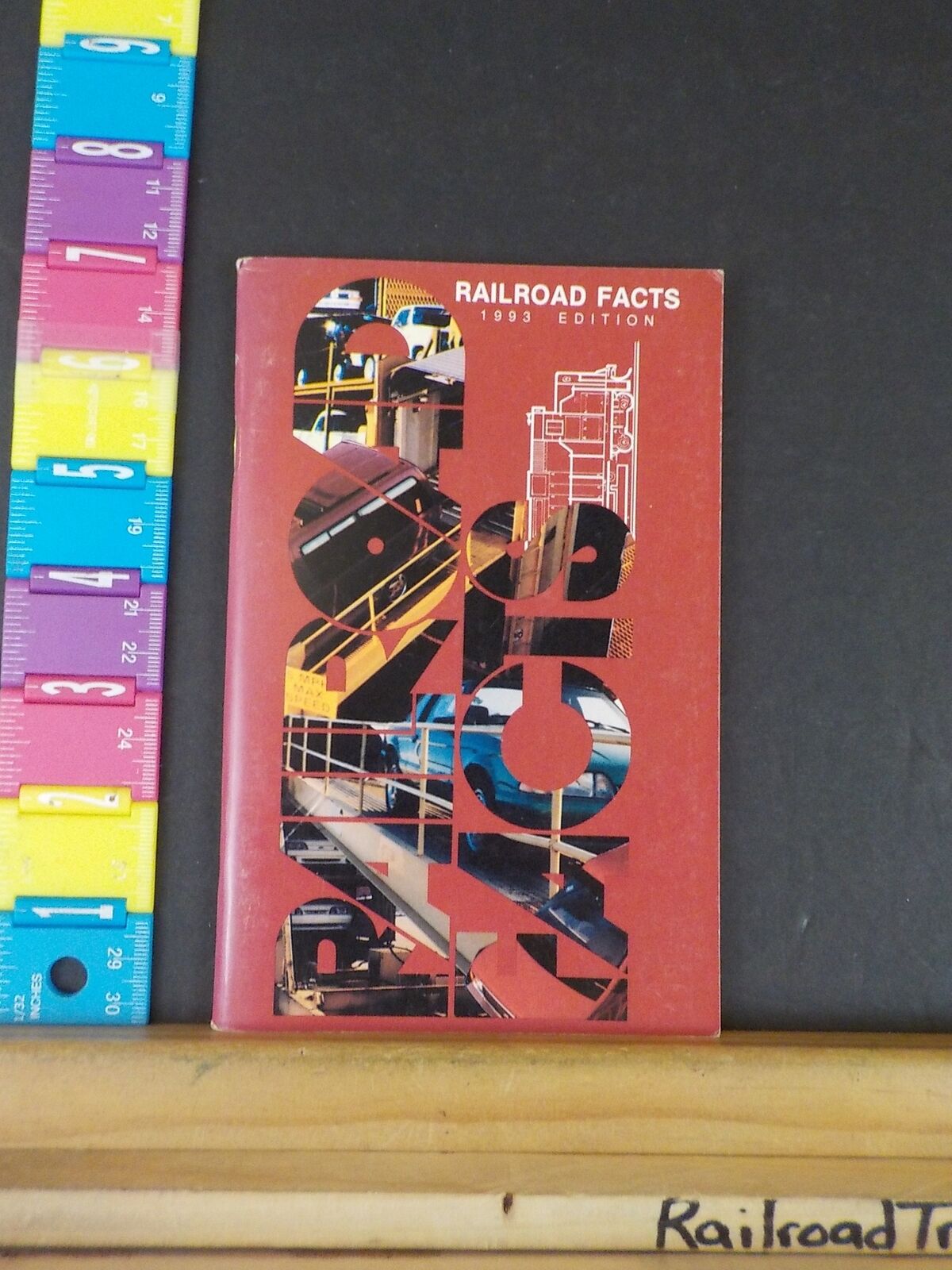 Railroad Facts 1993 Edition Locomotives and Freight Cars Profiles of C ...