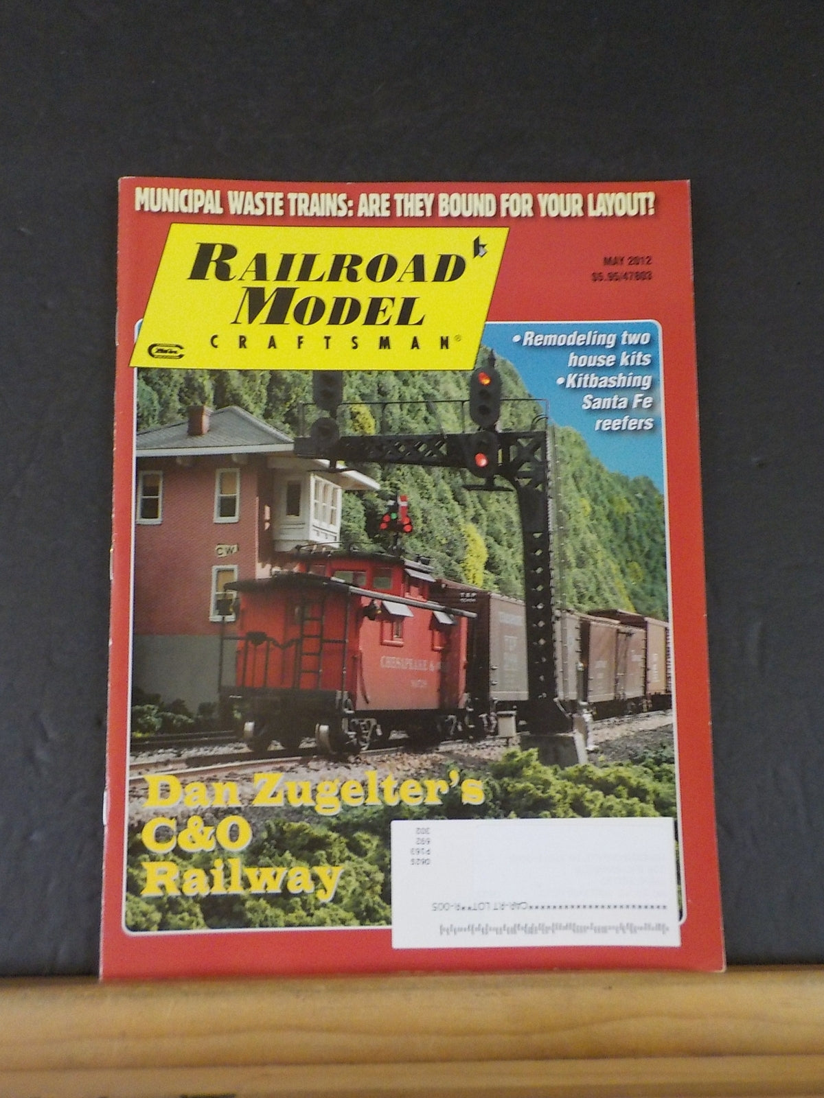 Railroad Model Craftsman Magazine 2012 May RMC Municipal waste trains ...