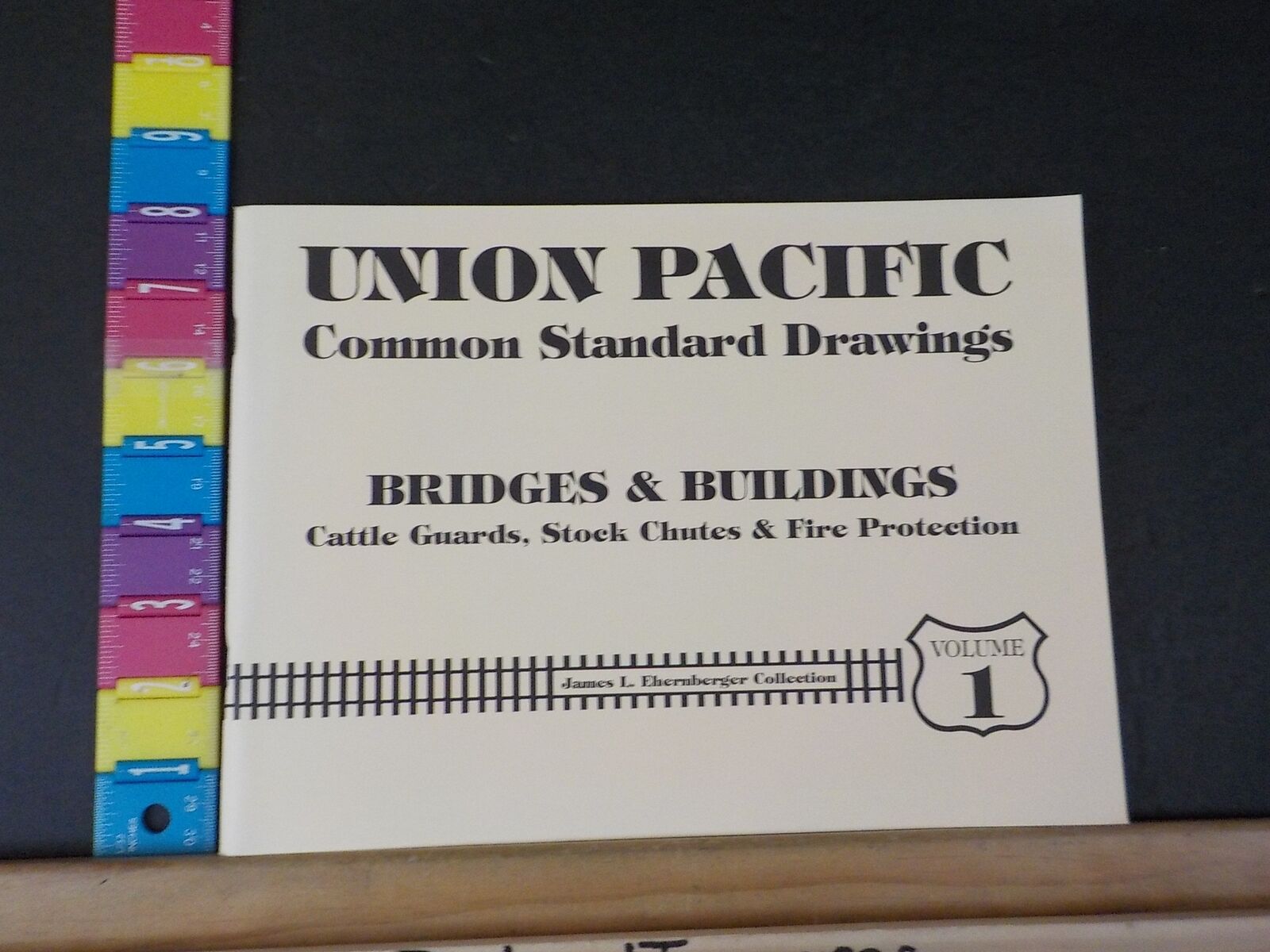 Union Pacific Common Standard Drawings Vol 1 Bridges & Buildings Cattl ...