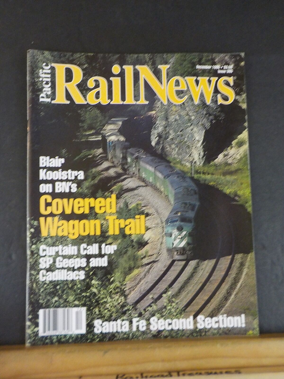 Pacific Rail News #385 1995 December BN covered wagon trail SP Geeps C – RailroadTreasures