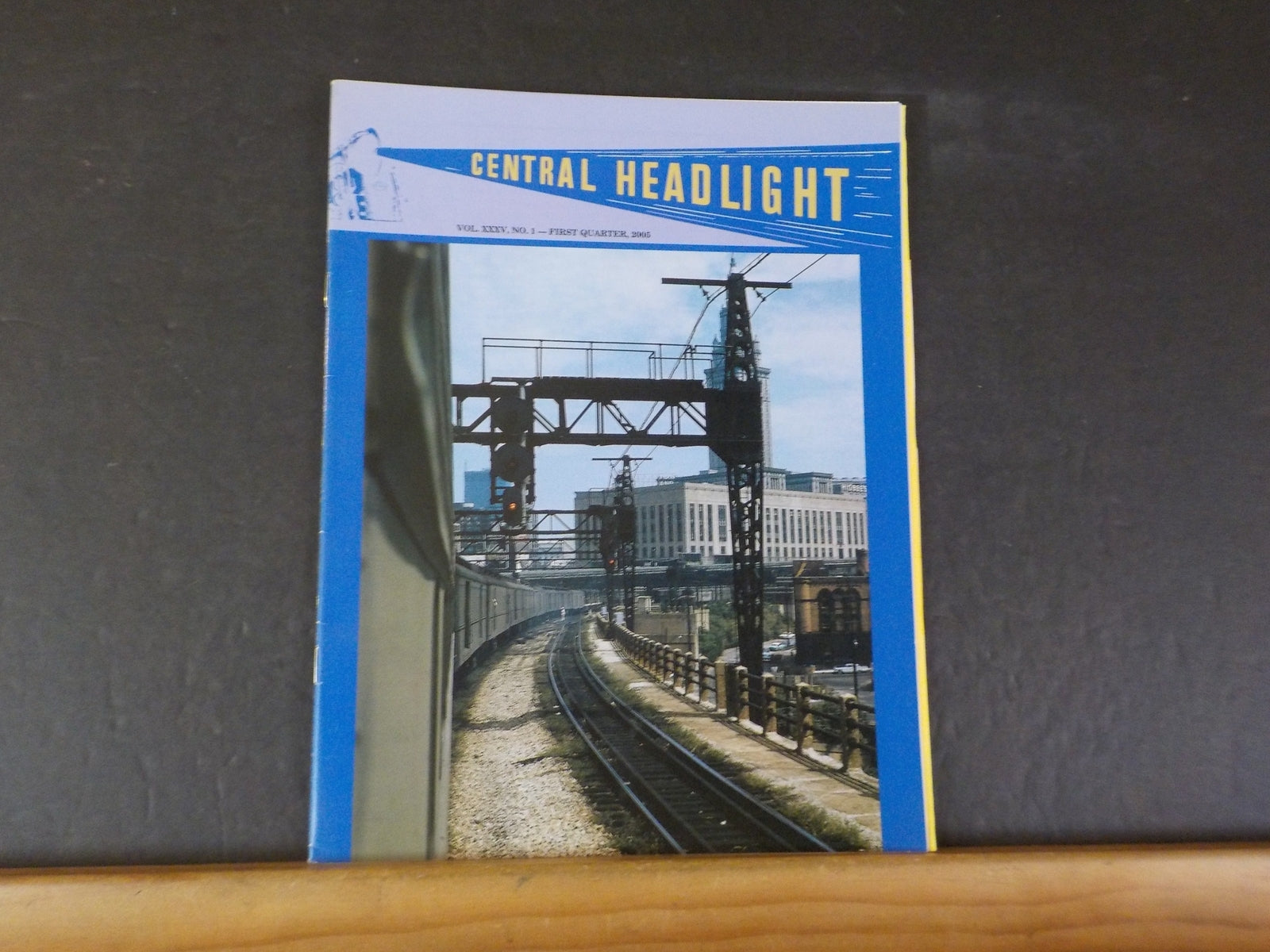 Central Headlight 2005 First Quarter NYC HS Mobile fuel units 1945 Lar ...