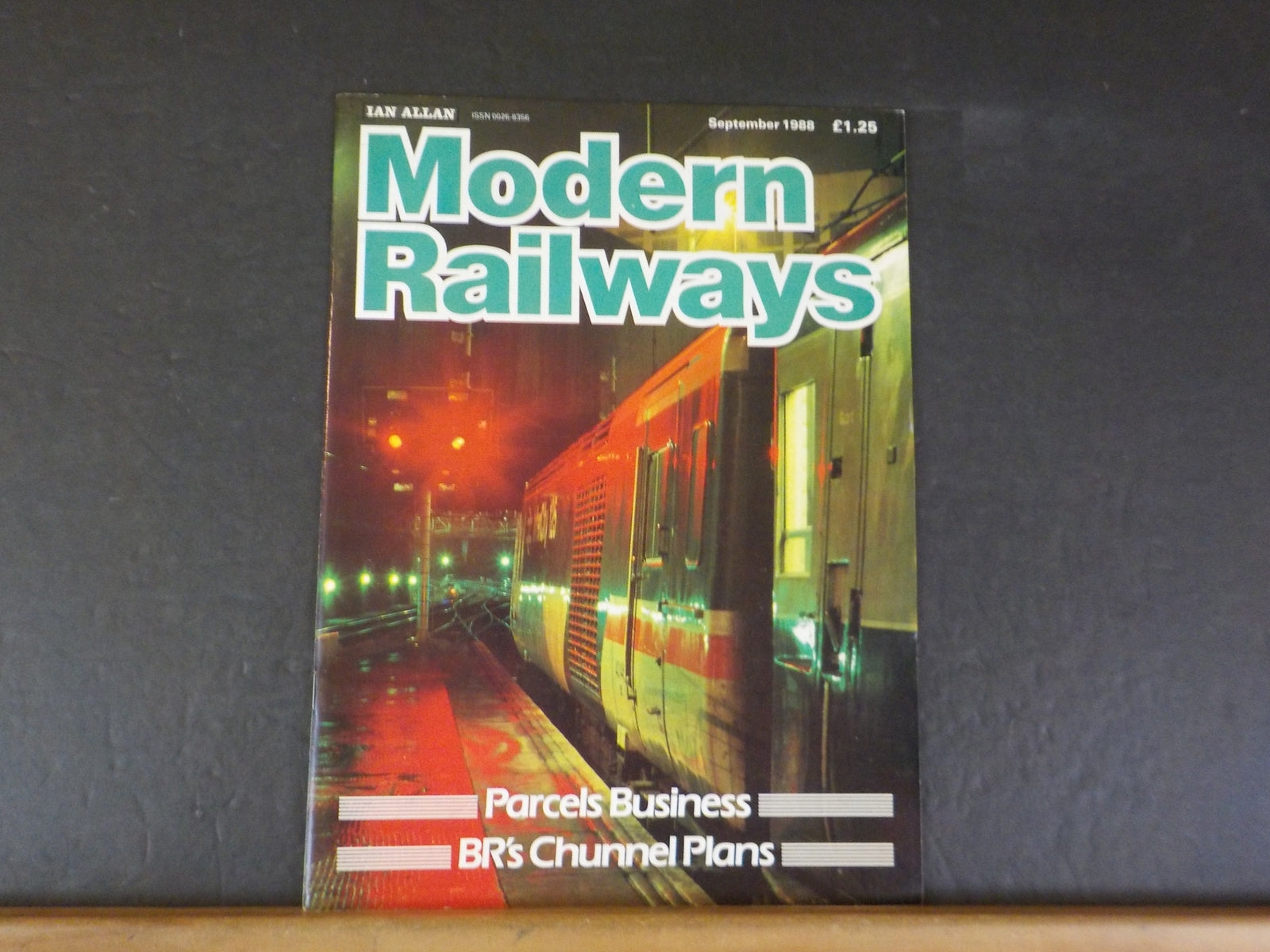 Modern Railways 1988 September Parcels Business – RailroadTreasures